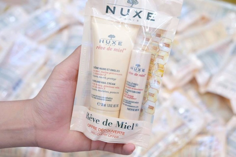 Set kem dưỡng tay và son dưỡng thỏi Nuxe Reve De Miel